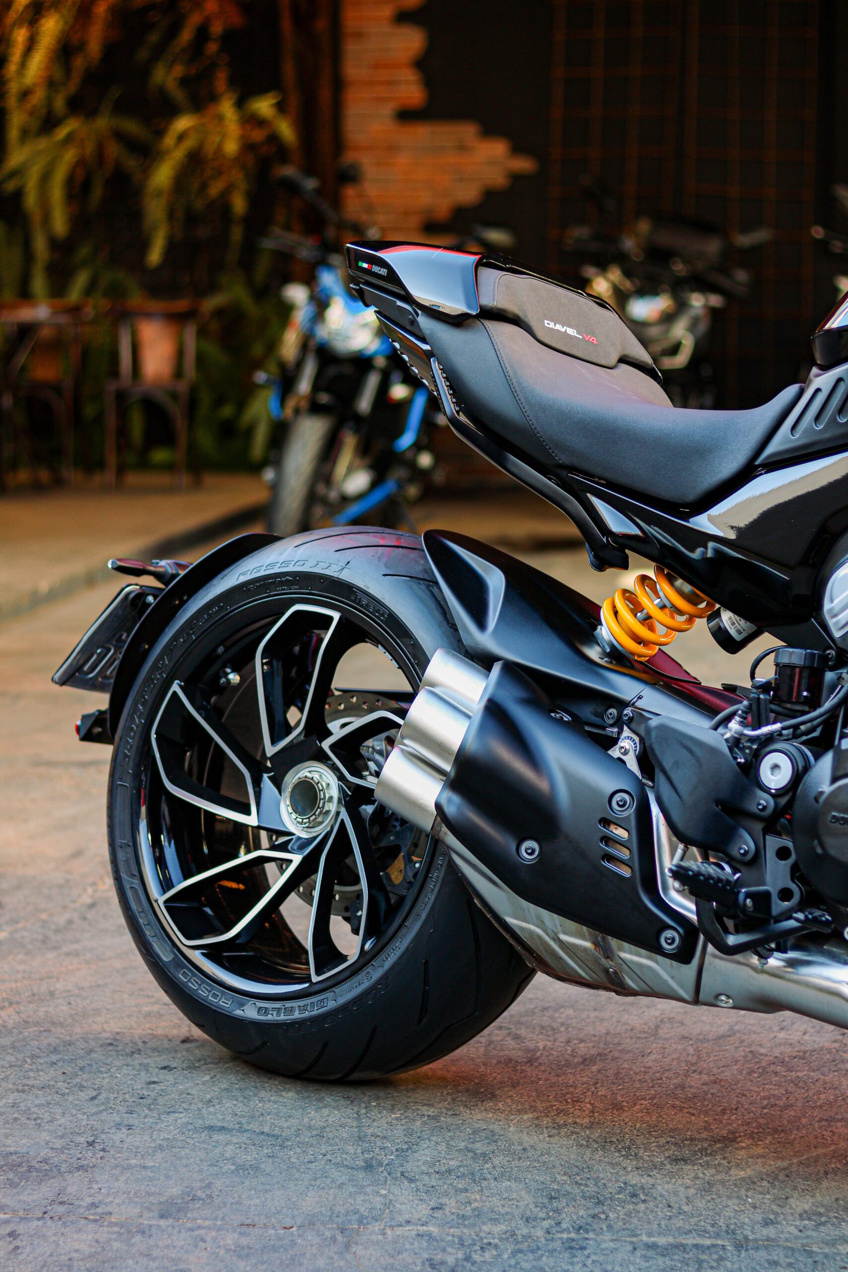 DIAVEL V4 – 299 Imports